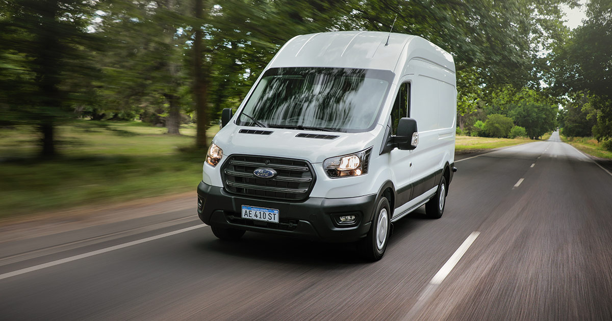 Ford Transit Van - Utilitario Robusto y Espacioso